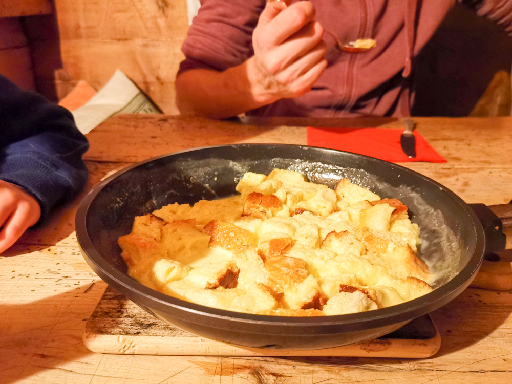 Ein Besuch bei Grossvater im Maiensäss in Brigels - Reiseblog Travel Sisi